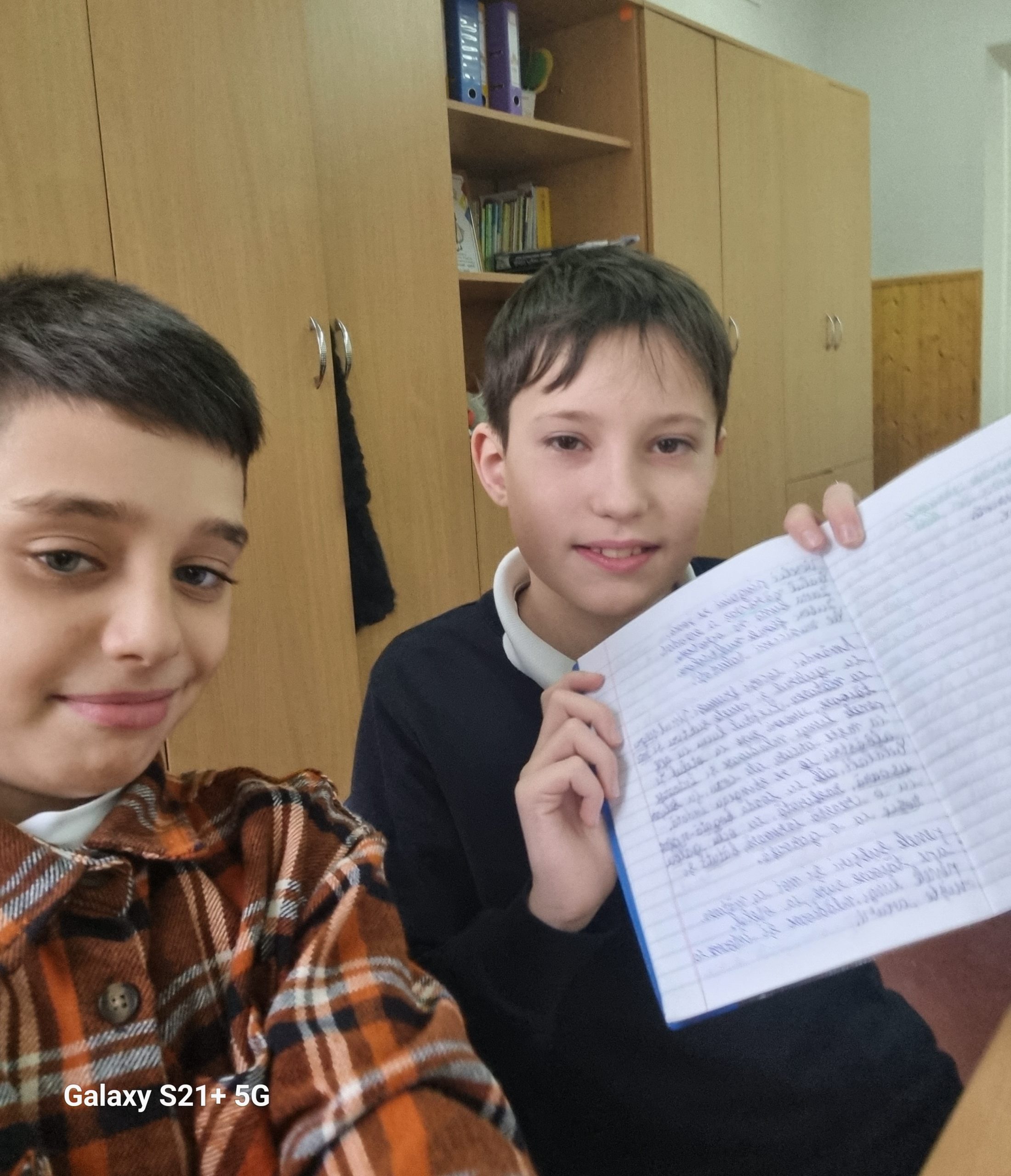 Am ajutat un coleg la tema pentru acasa - KIDIBOT - Bătăliile cunoașterii